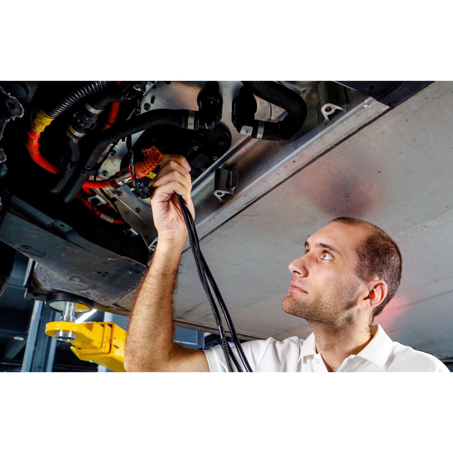 Autel Diagnostic Tablet for Electric, Diesel and Hybrid Vehicles