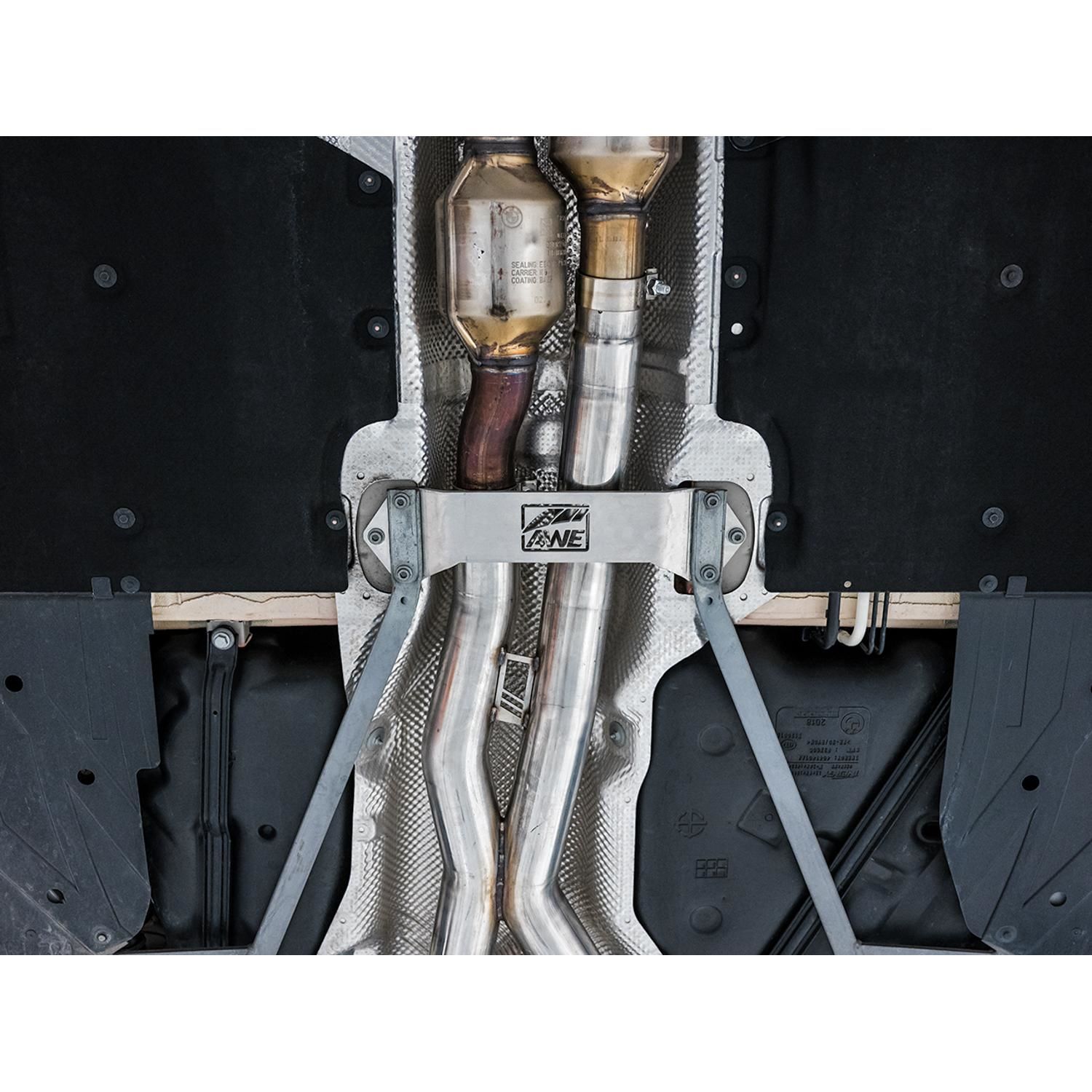 AWE Tuning Exhaust System Kit 3020-42082