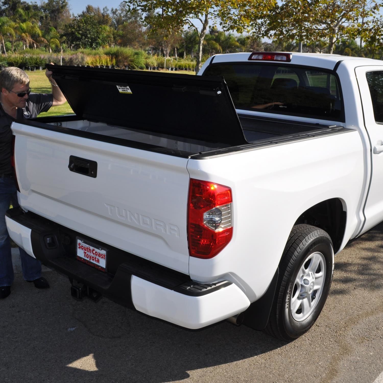 BAK Hard Tri-Fold Tonneau Cover 772409T