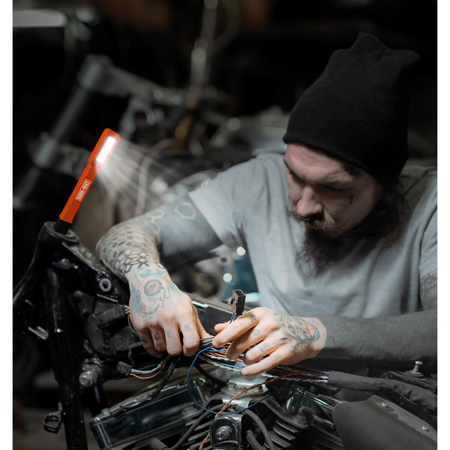 SureBilt 200 Lumens LED Pocket Work Light with 3 x AAA Batteries