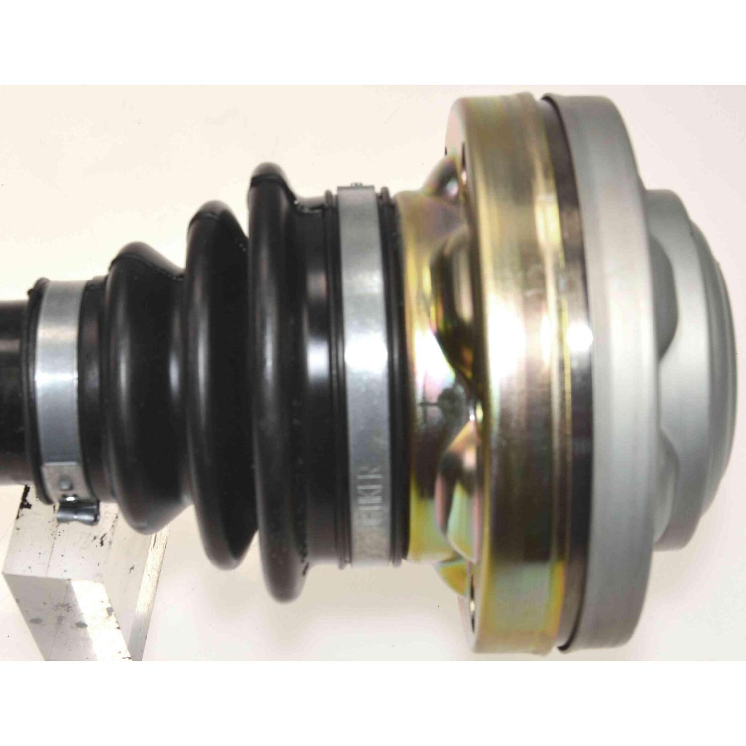 GKN CV Axle 305243