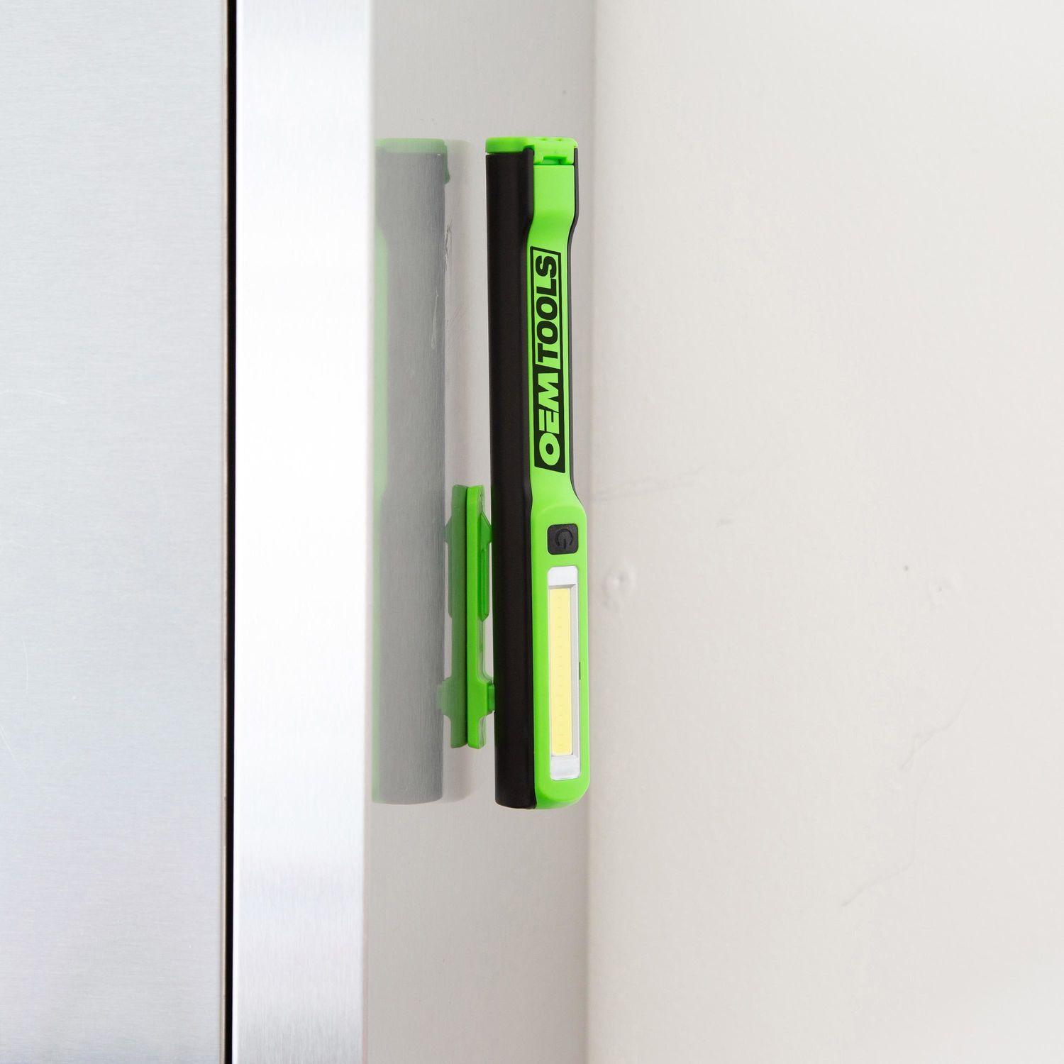 OEMTOOLS 2-in-1 Rechargeable Pocket Work Light