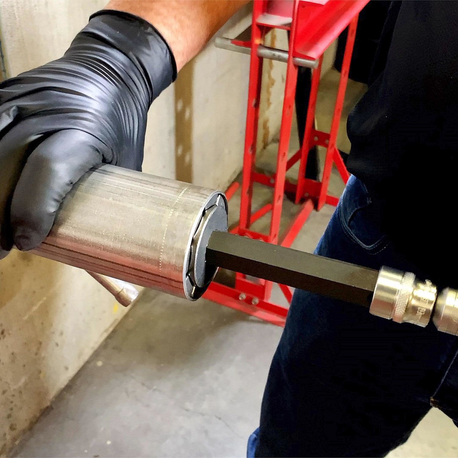 OEMTOOLS 2-1/8in to 3-7/16in Tailpipe Expander