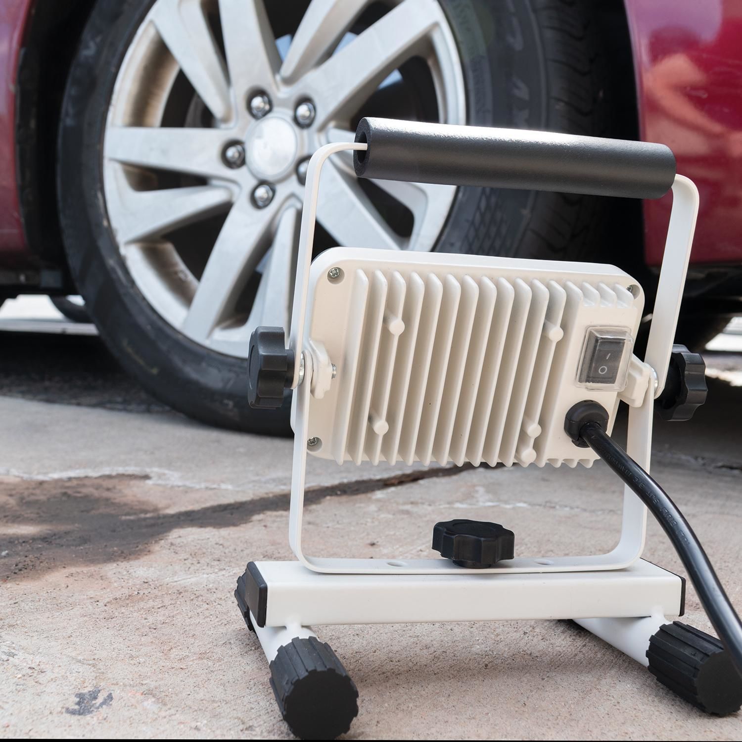 SureBilt 15 Watts 1,200 Lumens, LED Portable Work Light with H-Stand ...