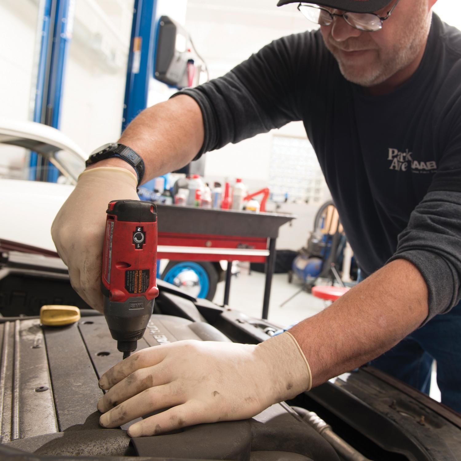 Microflex Diamond Grip Latex Disposable Gloves, X-Large, 100 Count