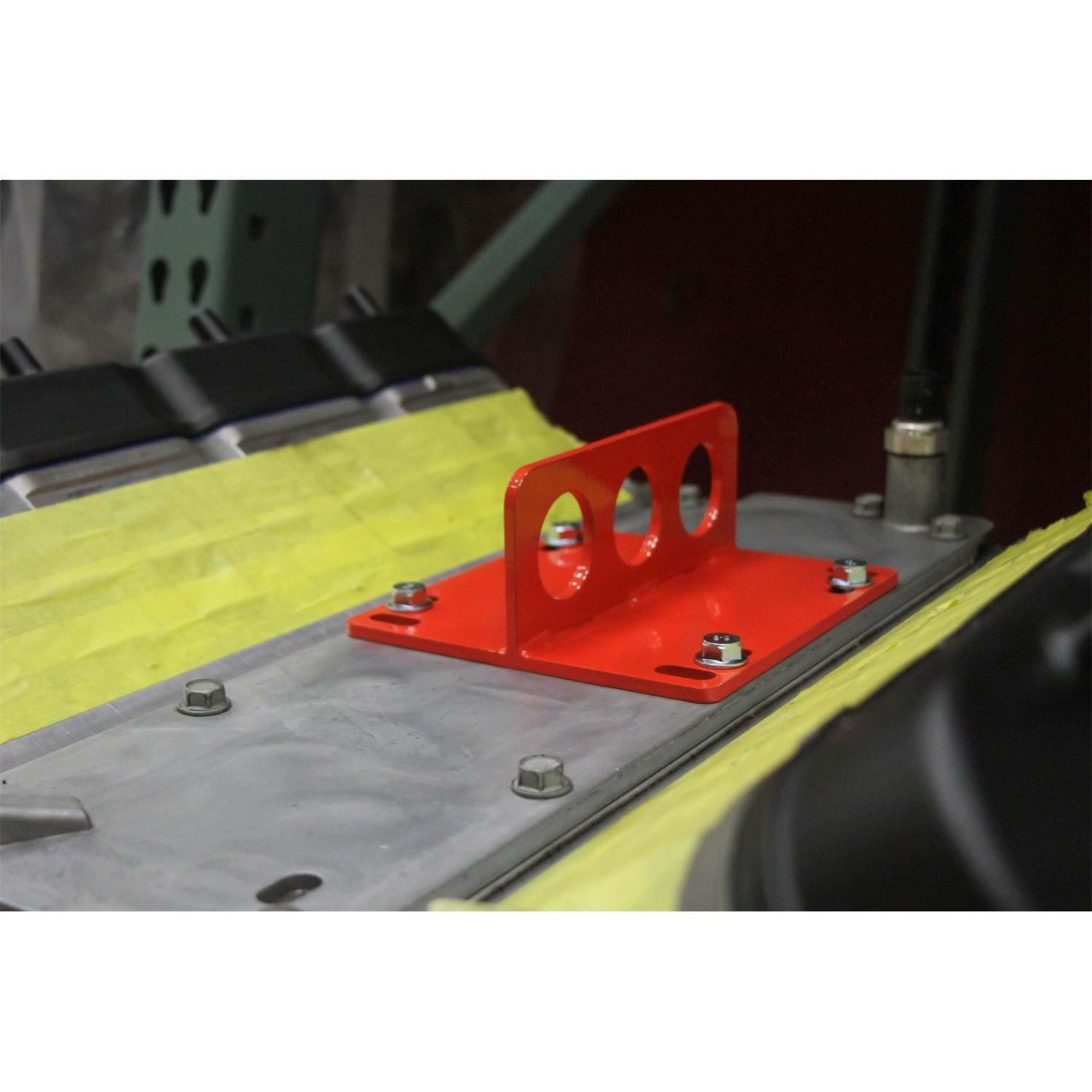 Mr. Gasket Universal 2/4 Barrel Engine Lift Plate