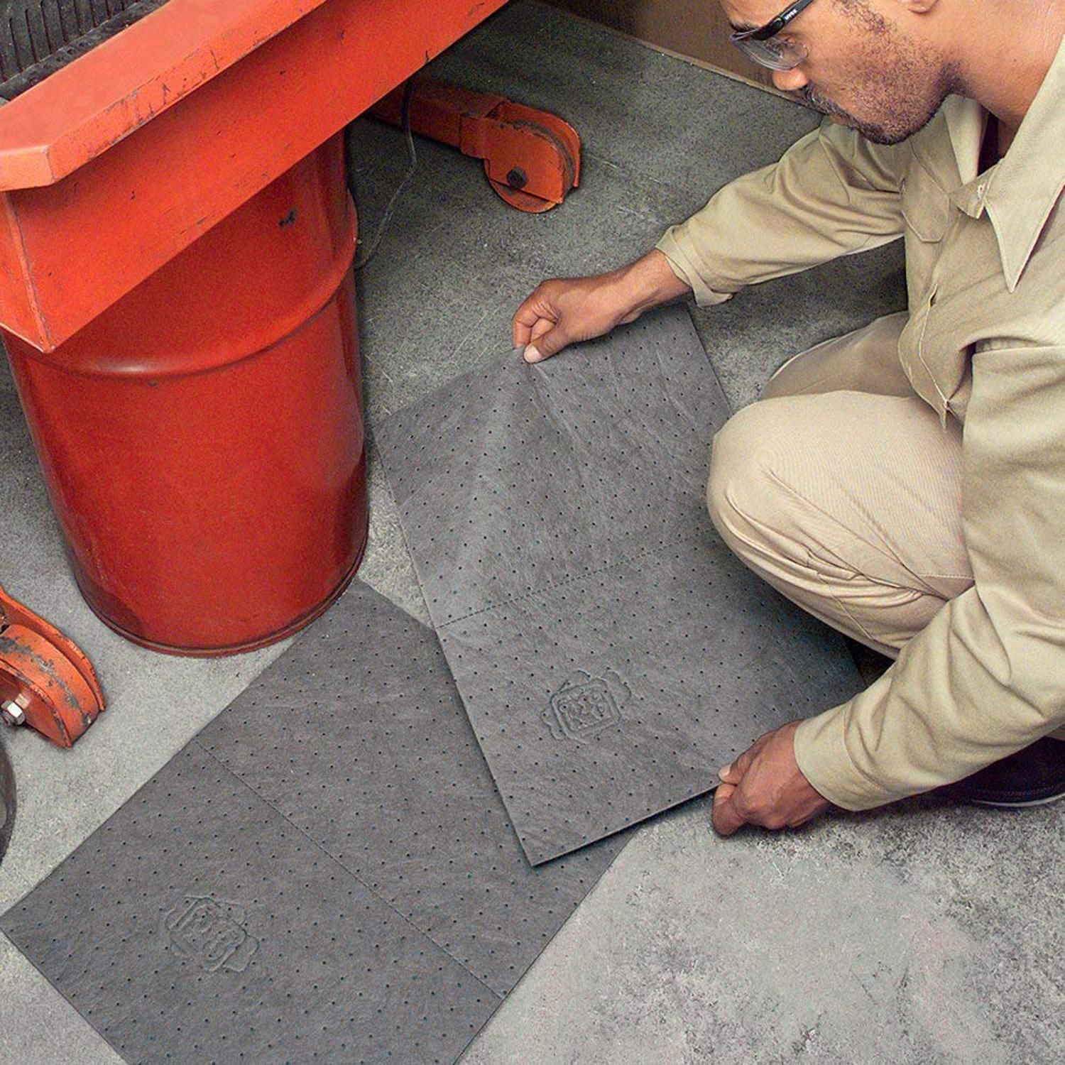 Pig 15in X 20in Universal Lightweight Oil Absorbent Mat 200 Piece