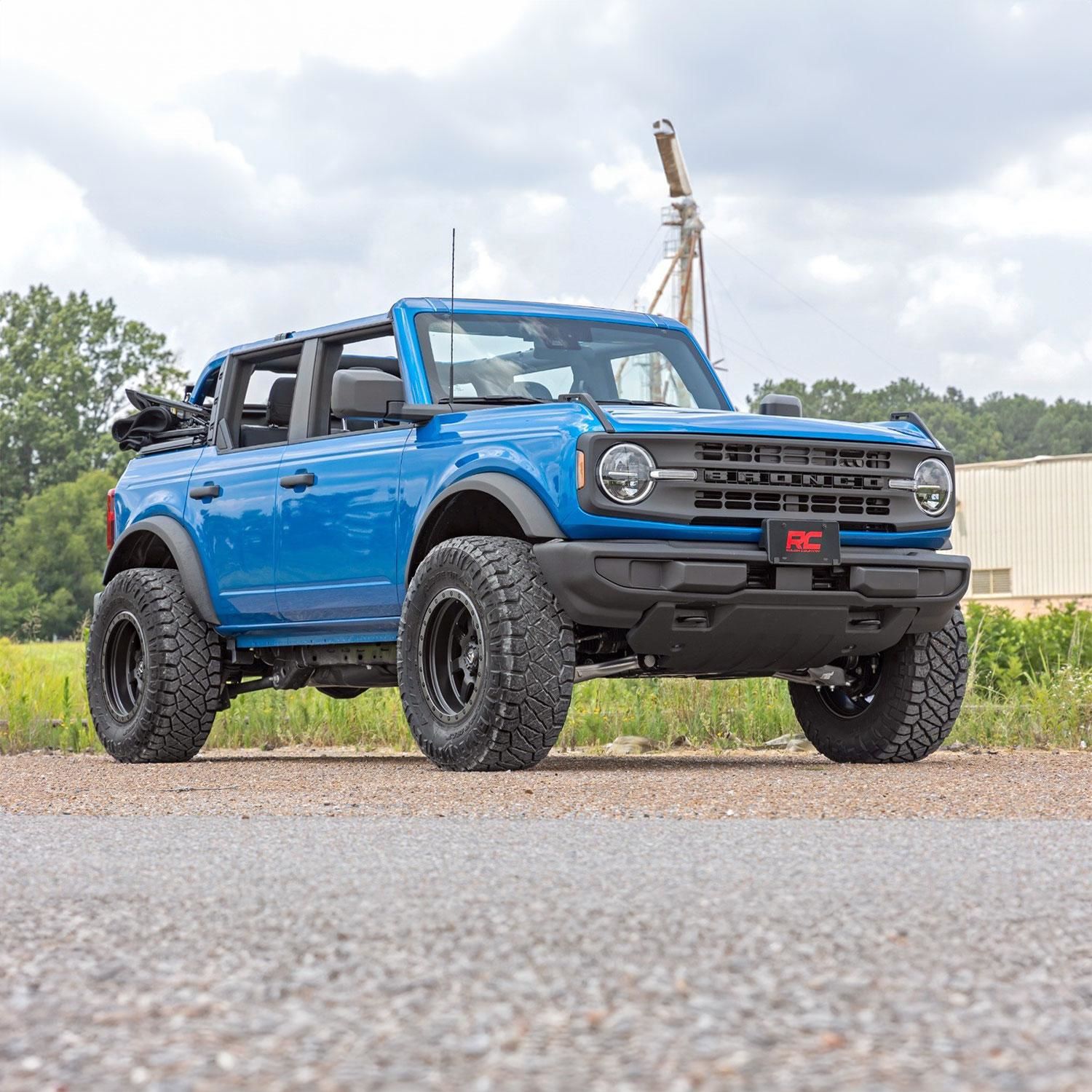 Rough Country 2in Lift Kit Ford Bronco 4WD (2021-2024) 40400