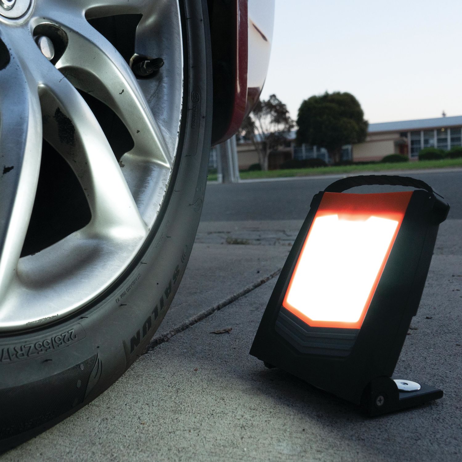 Wagan XL Wayfinder 1000 Lumen LED Work Light