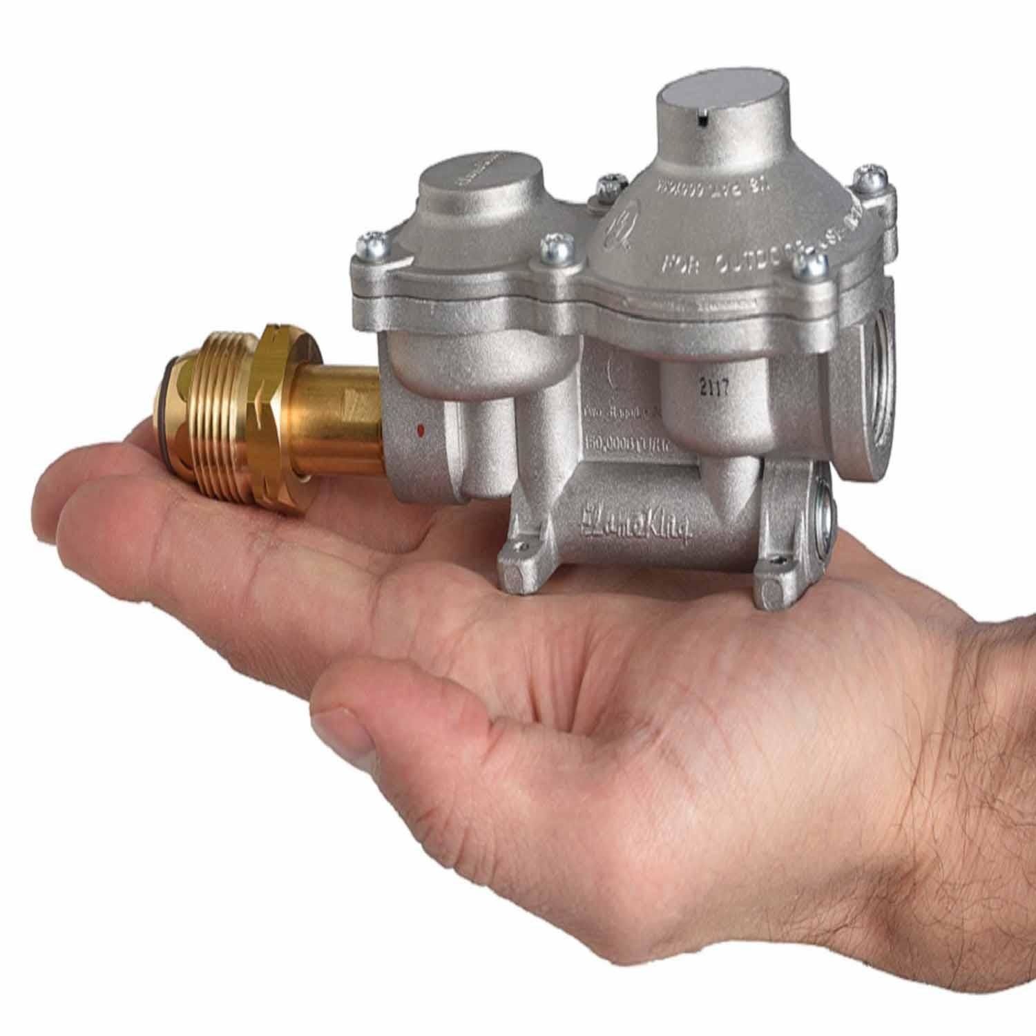 FLAME KING 2 Stage Propane Gas Regulator with POL