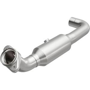 MagnaFlow Exhaust Products Direct-Fit CARB Catalytic Converter 5551138