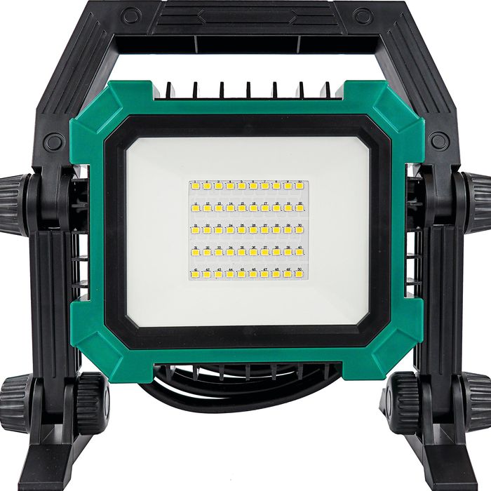 Pinegreen Lighting 3,200 Lumens LED Portable Work Light with USB